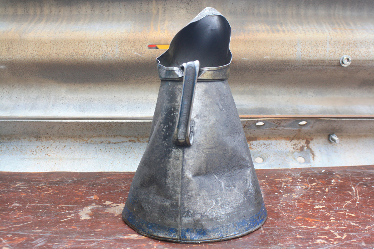 VINTAGE 5 LITER METAL OIL JUG – Huggys Speedshop